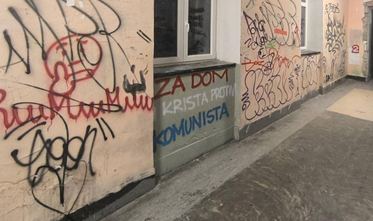 (FOTO) U Društvenom centru Rojc 'Za dom i Krista protiv komunista ...