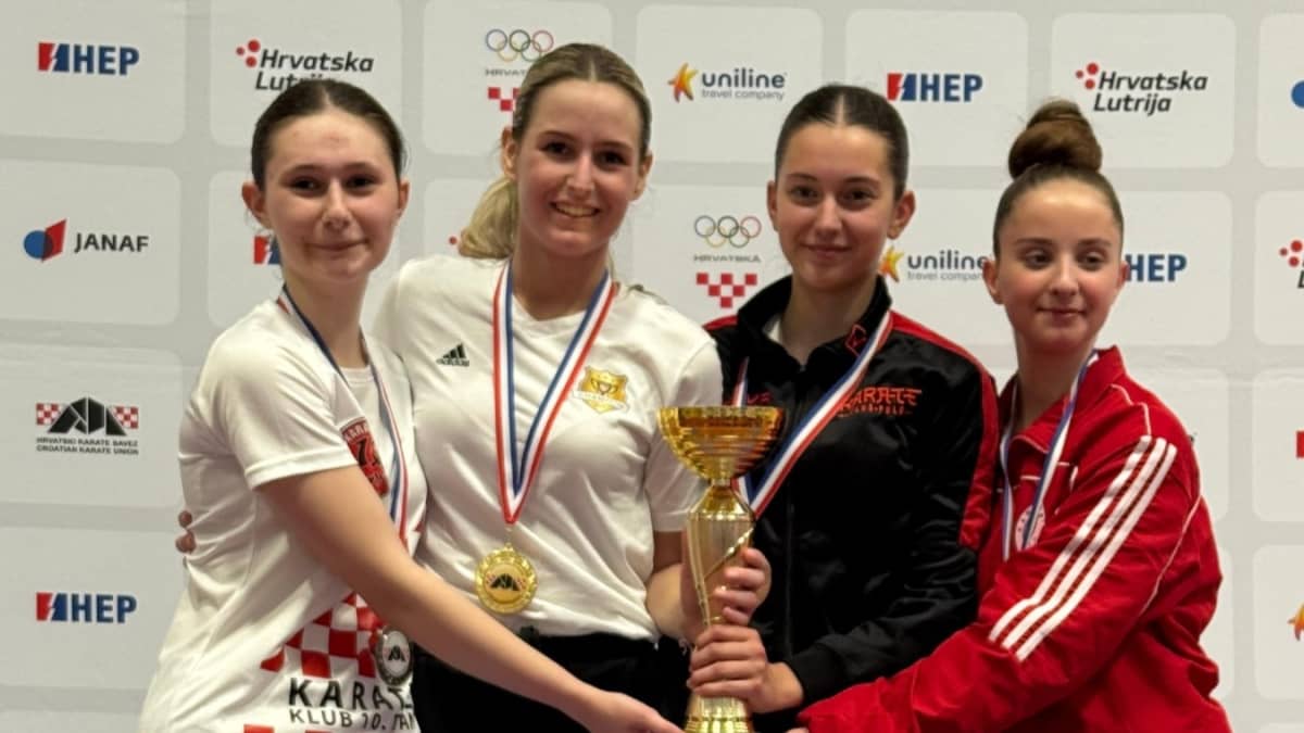 ODLIČAN KARATE KLUB PULA! Nina Ružić i Elena Brletić osvojile broncu na ...