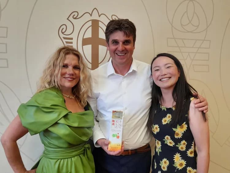 Elis Lovrić i japanska kantautorica Utako Toyama na prijemu kod ...