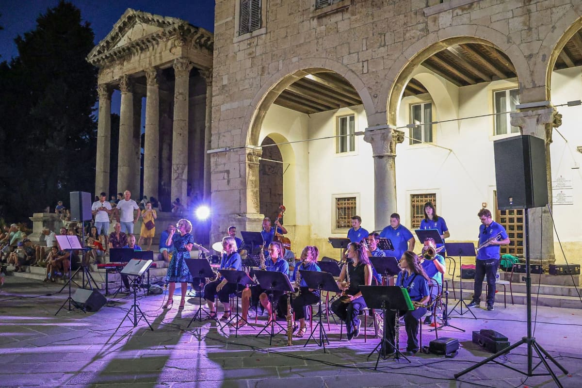 Dobre vibracije: Big Band Pula, Kristina Klarić i Daniele Ferro sutra ...