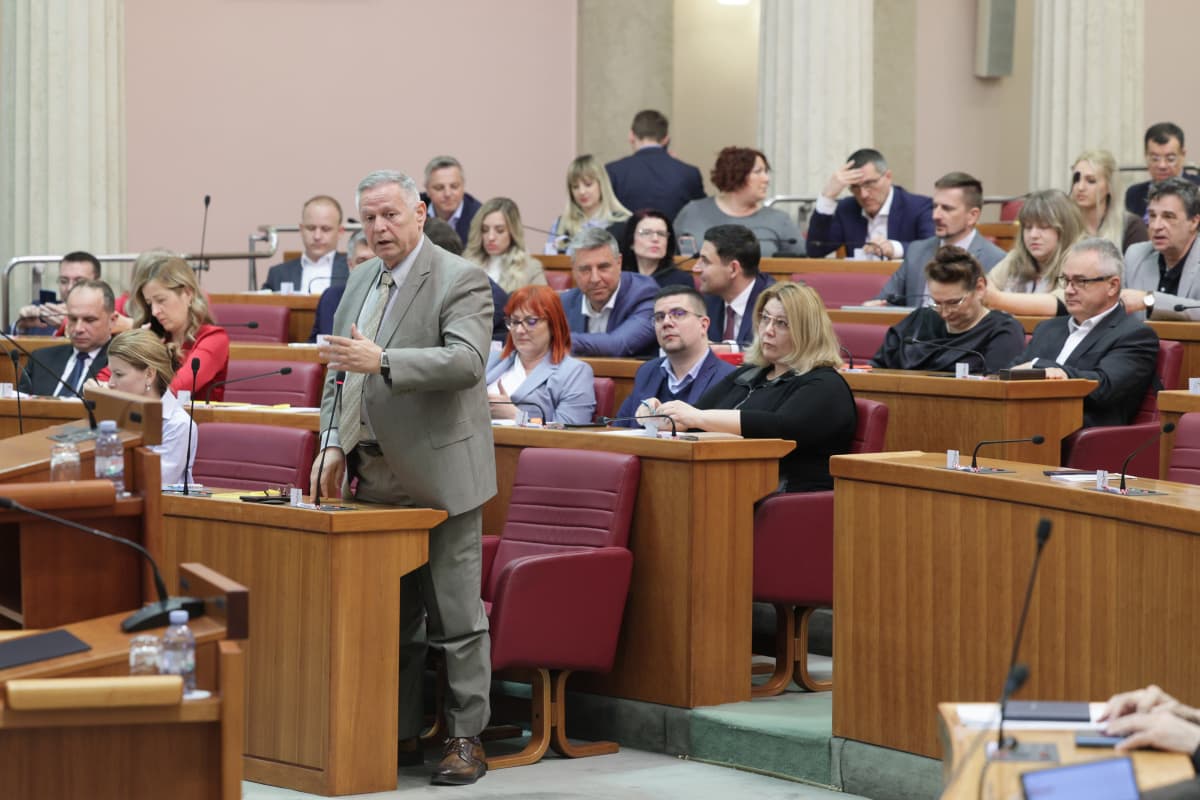 Hrvatski premijer odbacio mogućnost uvođenja poreza na nekretnine - Istra24