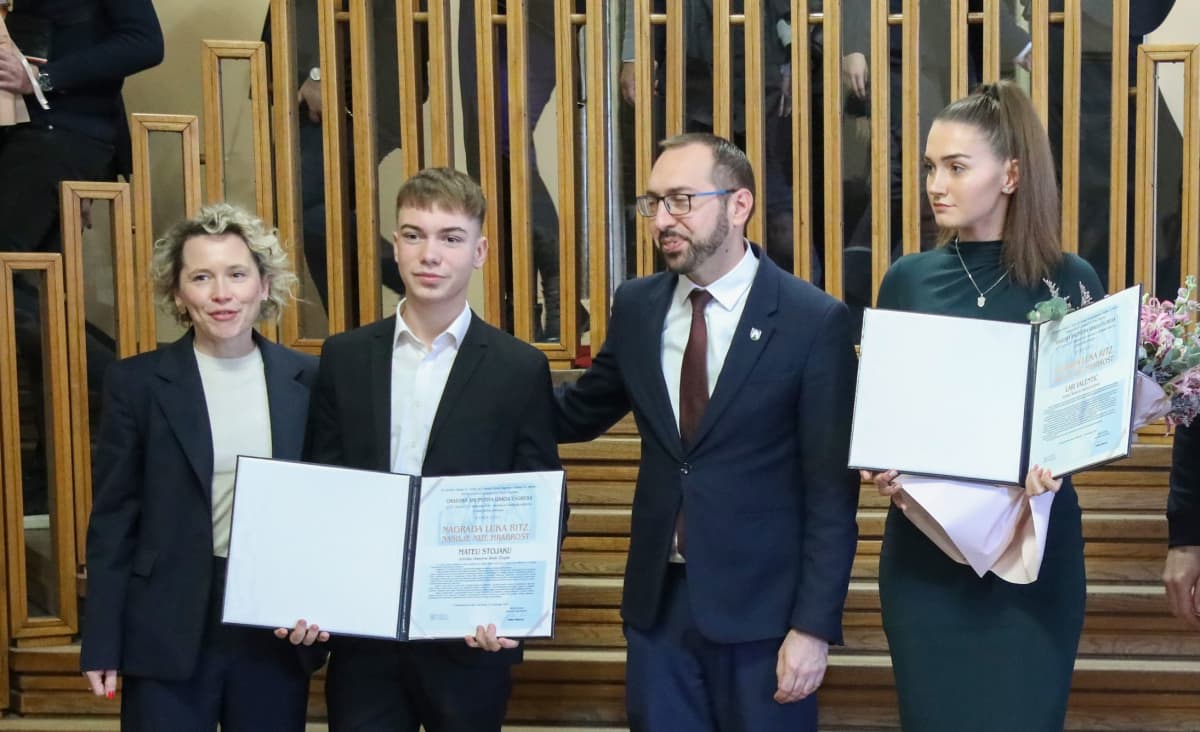 Nagrada "Luka Ritz - Nasilje nije hrabrost" učenicima Mateu Stojaku i ...