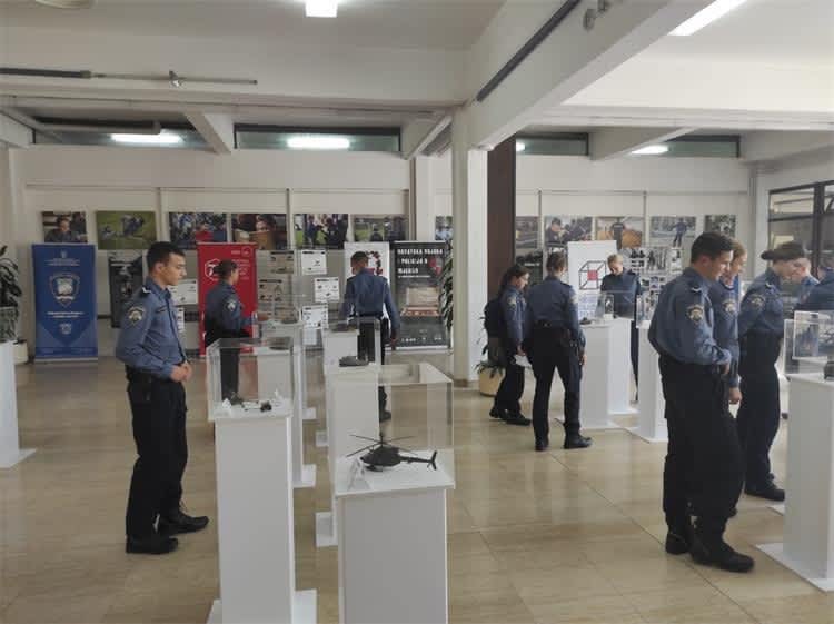 Otvorena maketarska izložba 'Hrvatska vojska i policija u mjerilu – od Domovinskog rata do danas ...