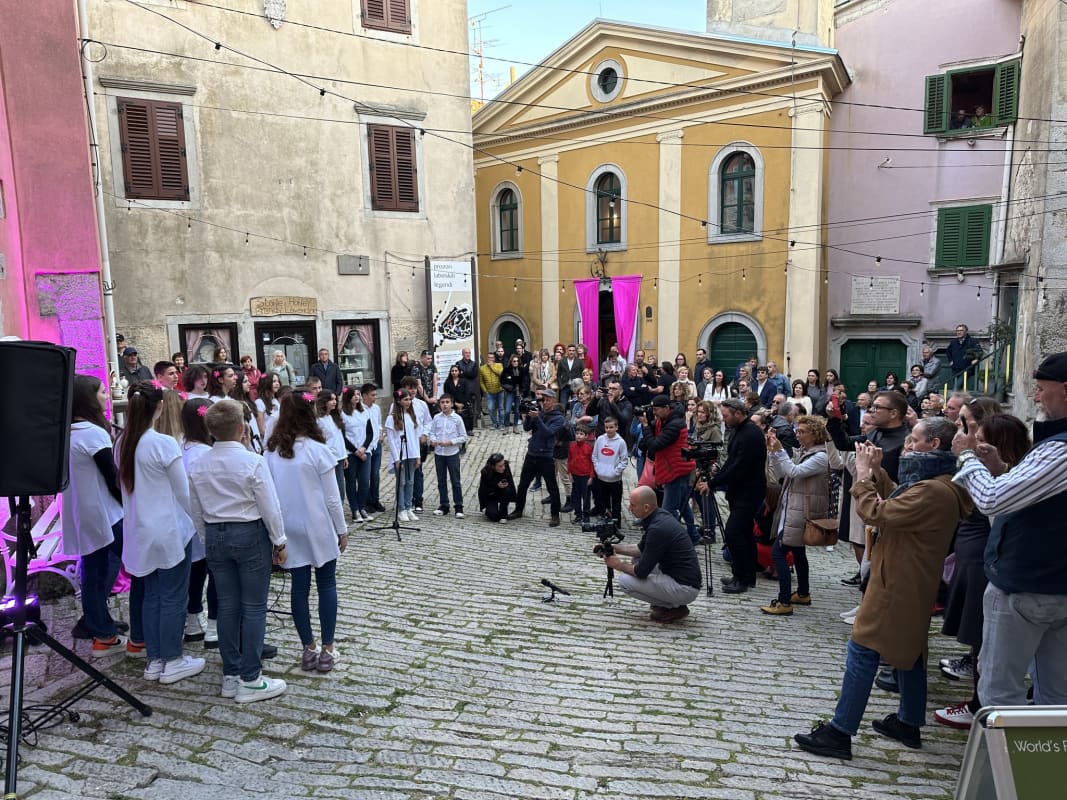 PORUKA S FESTIVALA "LABINA": "Umjetnost je snaga tolerancije" - Istra24