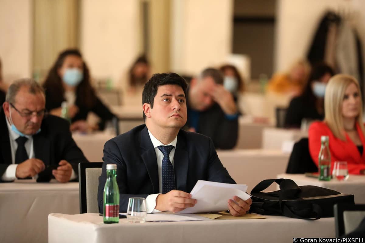 Livio Bolković: "Ako se primjeni sila, mi se nećemo mlatiti ...