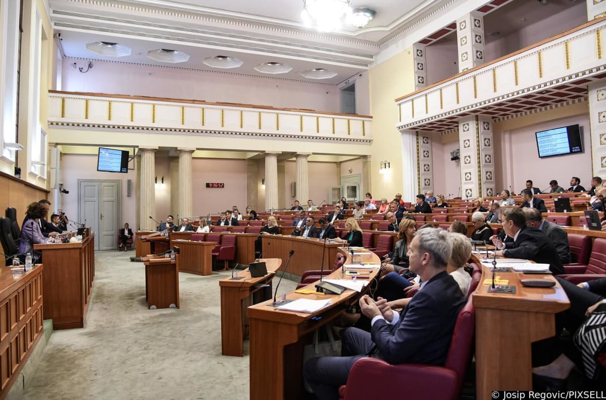 Oporba zaključkom traži smjenu uprava HEP-a, HERA-e, HROTE-a i državnog ...