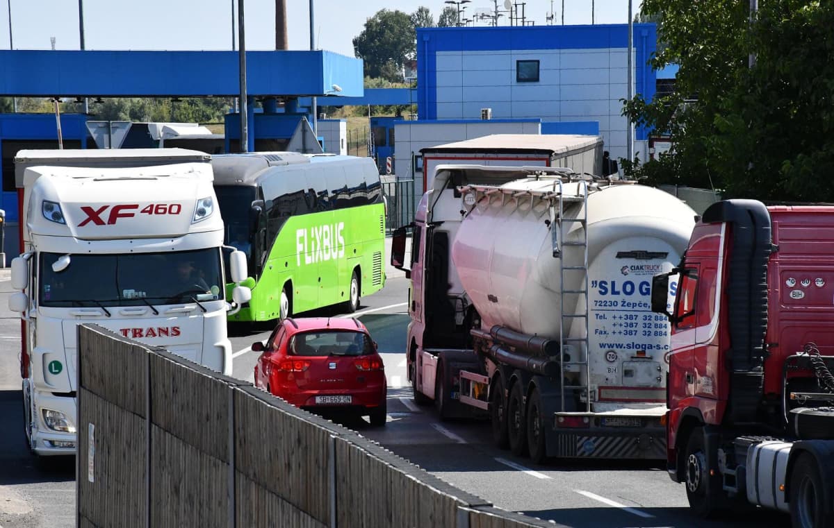 Ministarstvo: Inspekcija na granici utvrdila 25 prekršaja kod vozača ...