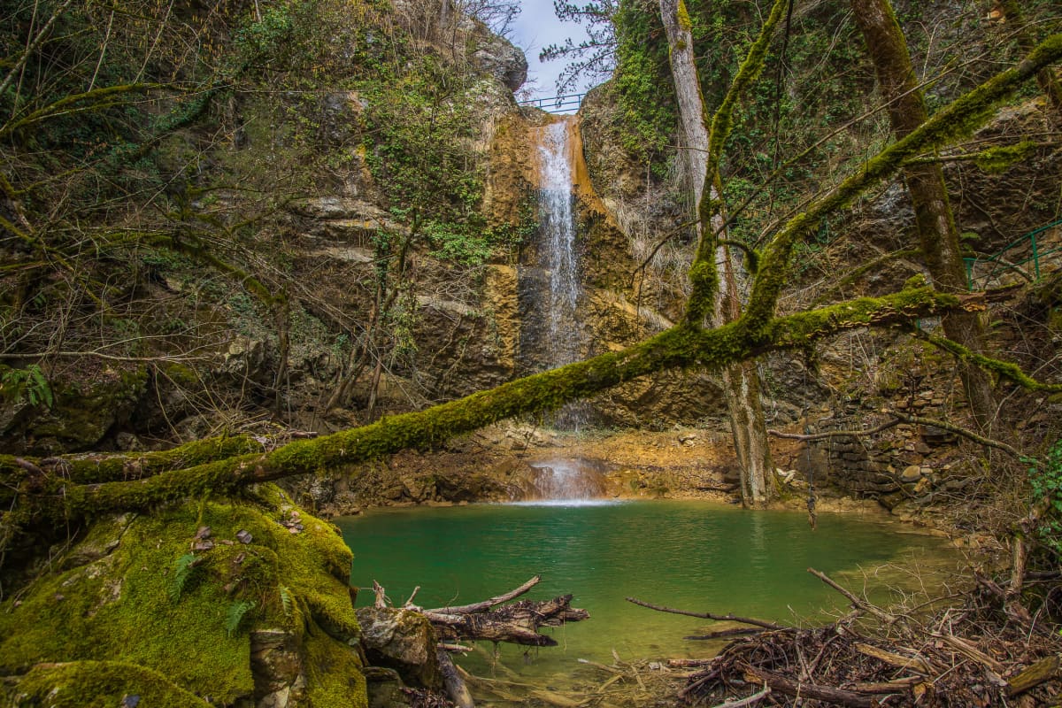 ŽIVOT NA SJEVERU Franci, Cave i slap Butori - Istra24