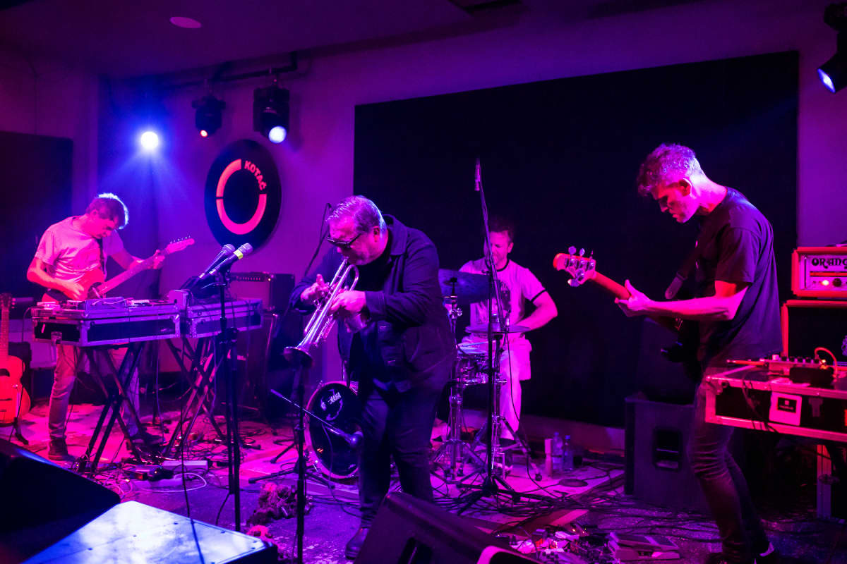ODLIČAN KONCERT U pulskom klubu Kotač Roj Osa meets Rob Mazurek ...