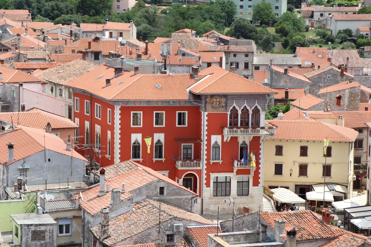 Gradsko vijeće Vodnjana donijelo odluku o dodijeli nagrada i priznanja za 2025. godinu. Evo ...