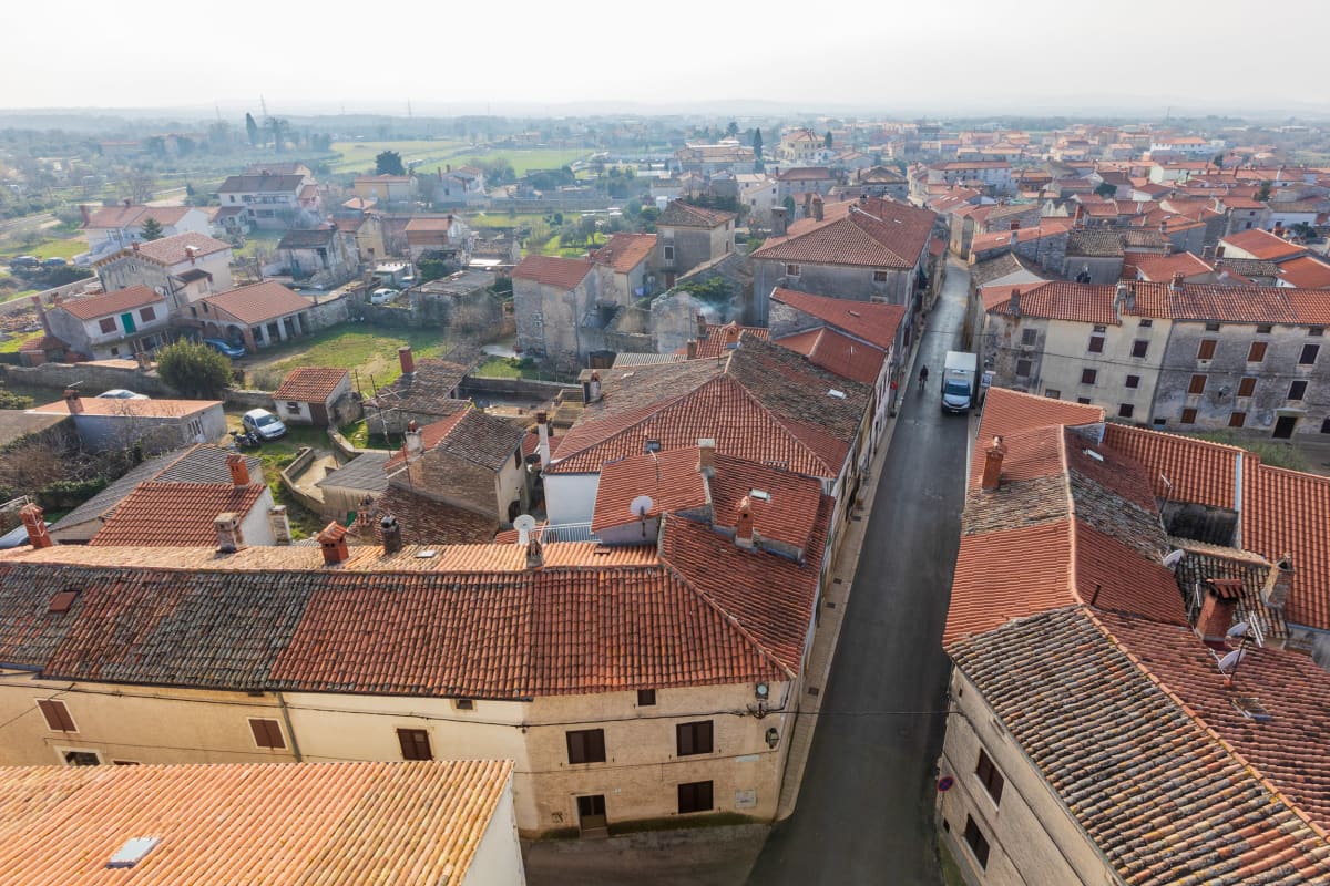 Grad Vodnjan uspješno uklonio 60 bespravnih objekata, ali su mu ruke ...