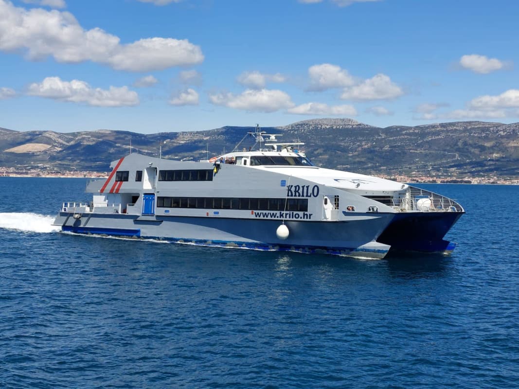 NEPOVOLJNI VREMENSKI UVJETI U prekidu katamaranska linija Pula - Zadar ...