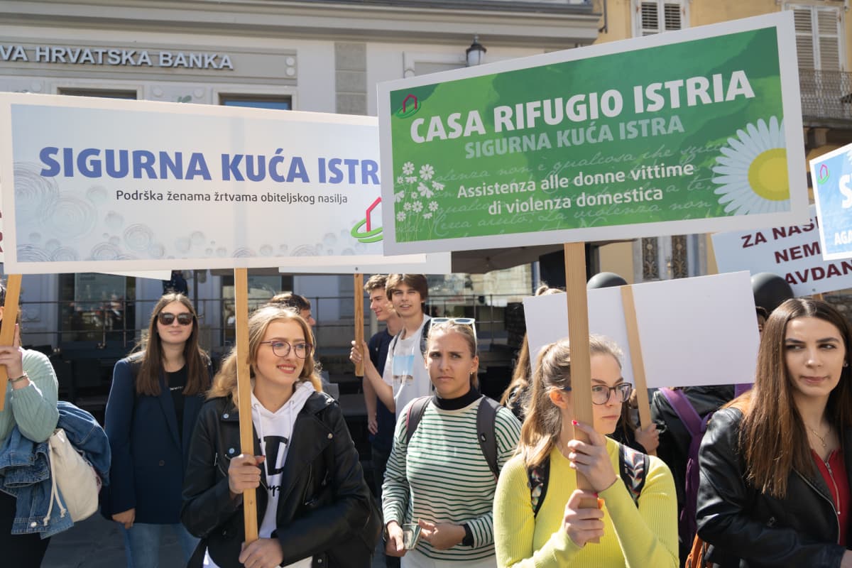 GRAD PULA SIGURNOJ KUĆI ISTRA DODIJELIO 40 TISUĆA KUNA Gradonačelnik ...