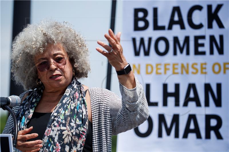 POZNATA PREDSTAVNICA AMERIČKE LJEVICE Gotovo 1500 ljudi na predavanju ...