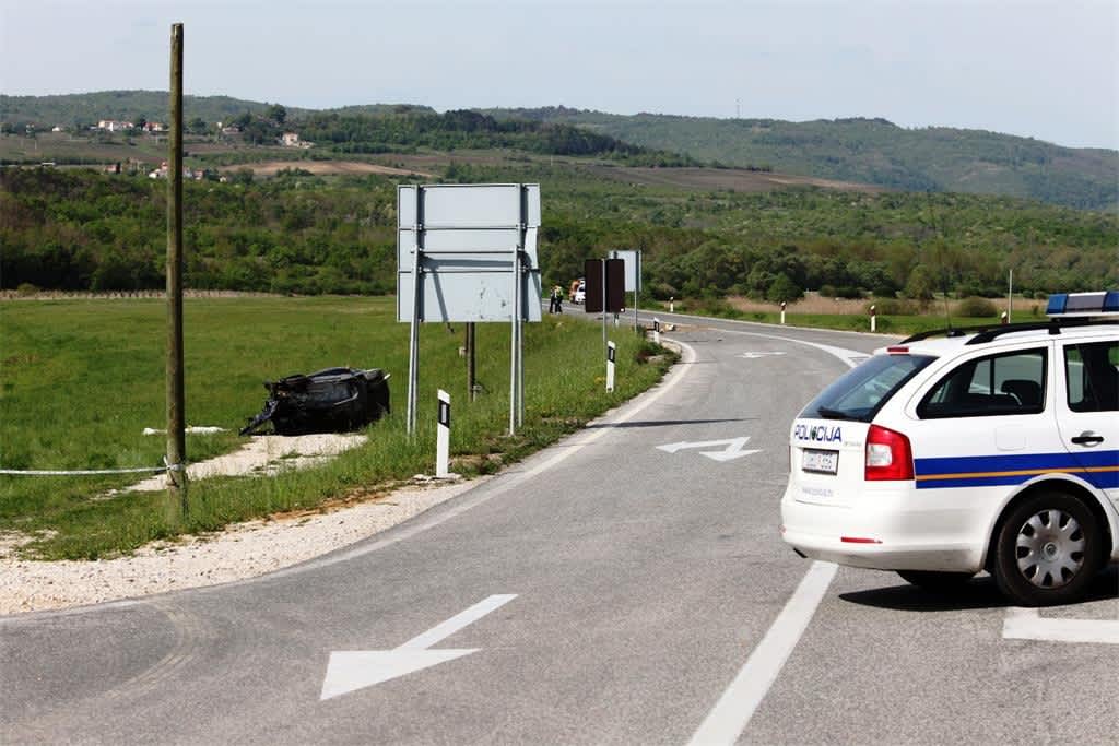 Prilikom izlijetanja s ceste teško povrijeđena 23-godišnja vozačica ...