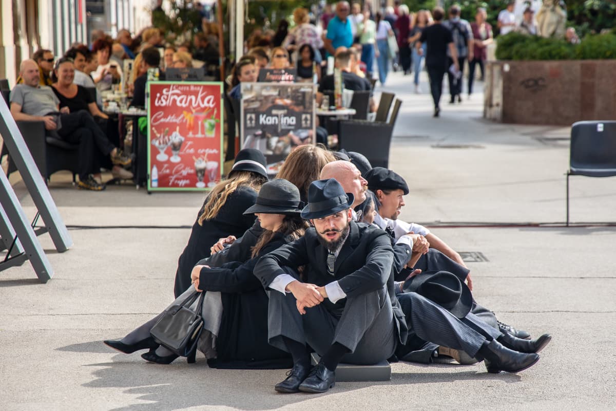 PUF SE ZAHUKTAVA: Od rituala do Arkadije - od svetog kruga do čežnje za ...