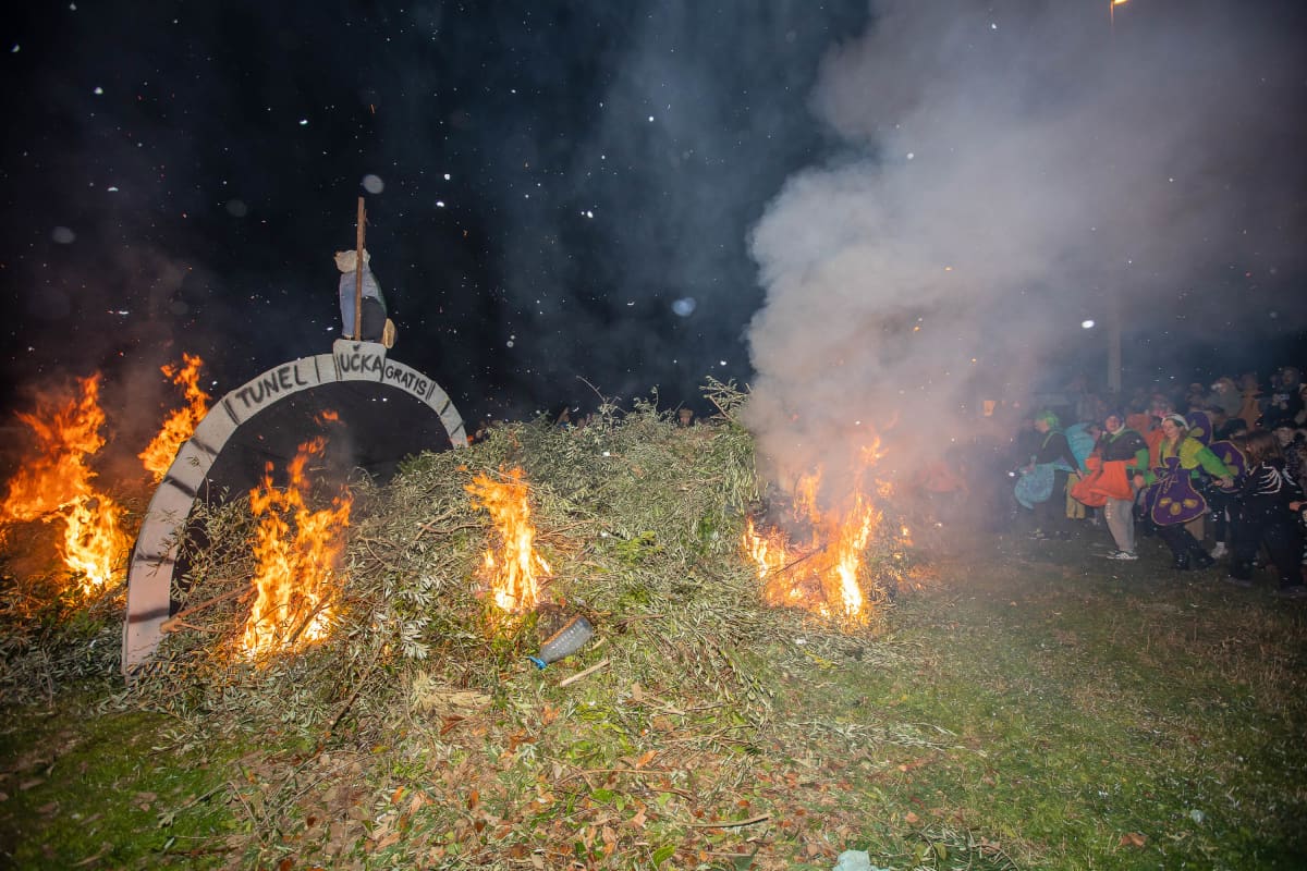 SPALJEN PUST NA VELOM VRHU: Karneval je gotov, počinje korizma - Istra24