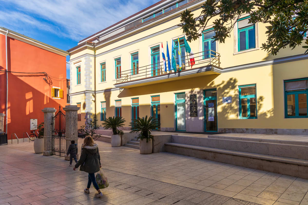 Ustanova za protokol, odnose s javnošću i manifestacije FESTUM traži ...