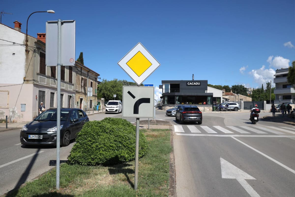 "'Cacadu' tu nije ni smio biti" - ili kružni tok ili ležeći policajci ...