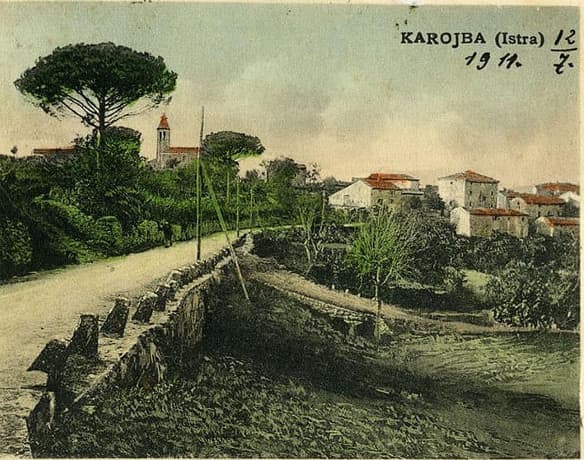 (FOTO) NEVRIJEME SRUŠILO SIMBOL KAROJBE Olujni vjetar iz tla iščupao ...